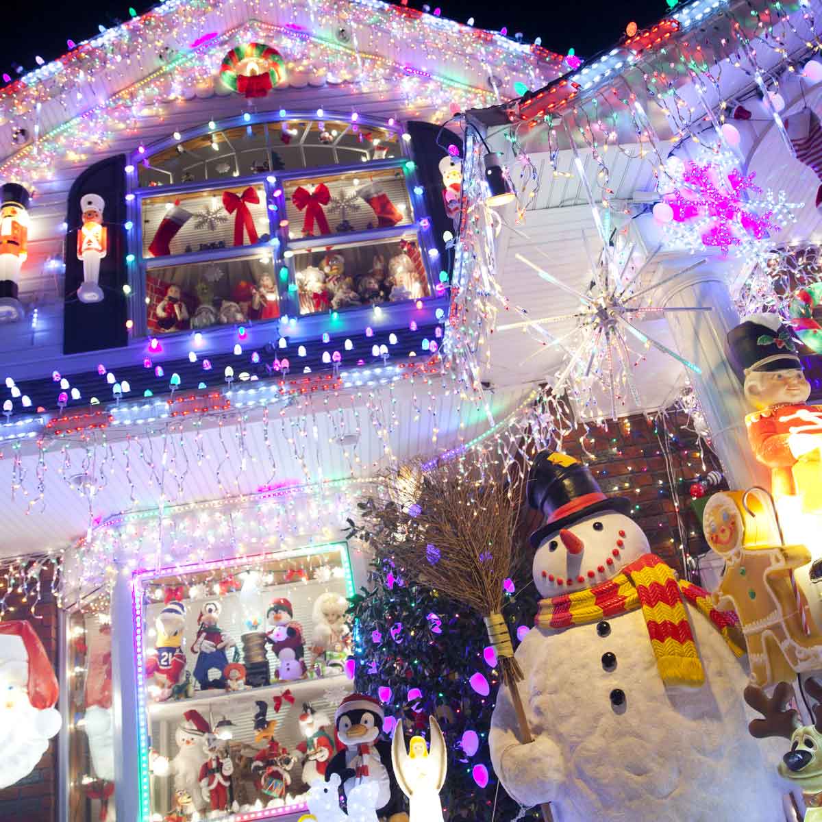 Christmas Light Safety Do’s and Don’t - W. Gochis Insurance Agency, Inc